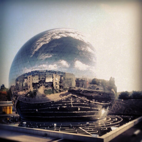 La Géode - Movie Theater in Paris