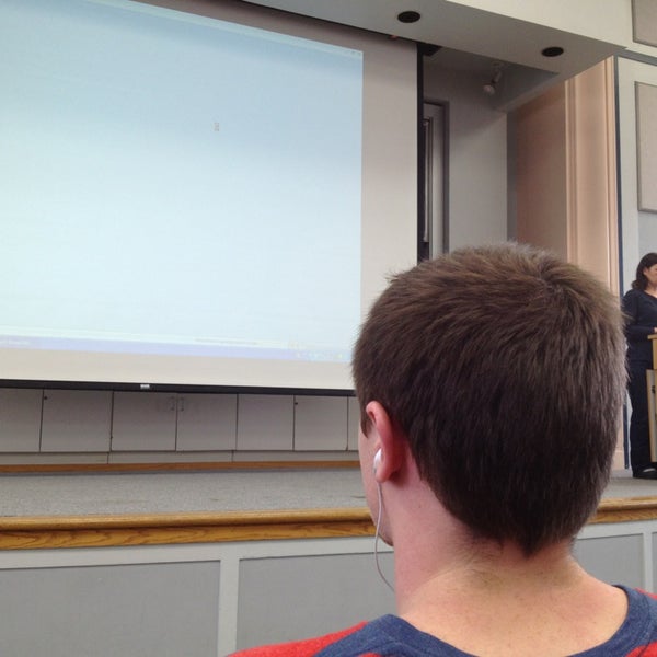 Bascom Hall 272 - College Classroom