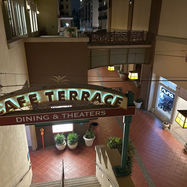 Paseo Colorado - Shopping Mall in Pasadena Civic Center District