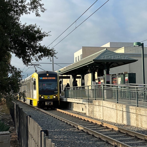 Metro Rail - Fillmore Station (A) - Light Rail Station