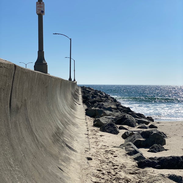 Breakwall - Surf Spot in Los Angeles