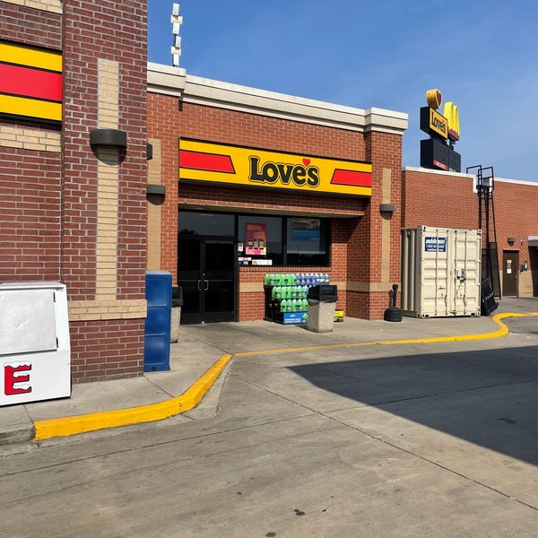 Love's Travel Stop - 17 tips from 2230 visitors