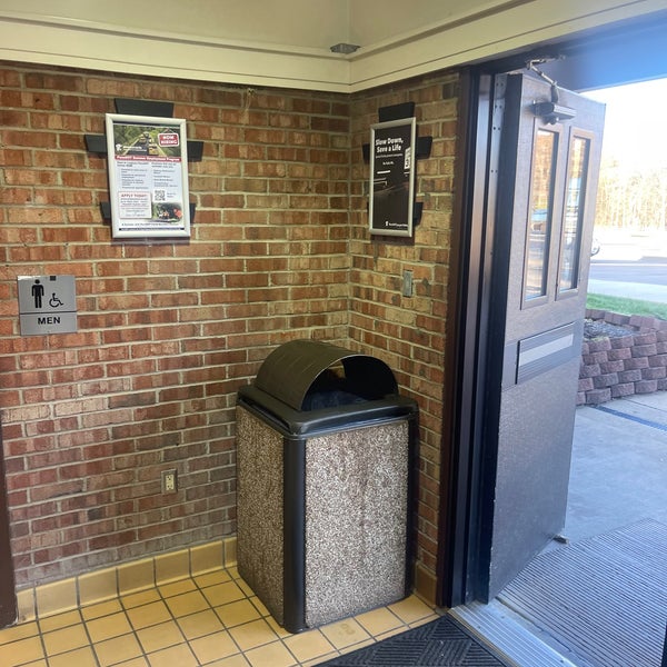 I-79 NB Rest Stop - 4 tips from 1041 visitors