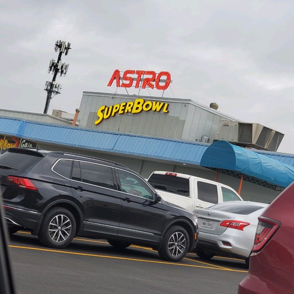 Astro SuperBowl - Bowling Alley in Terrell Heights
