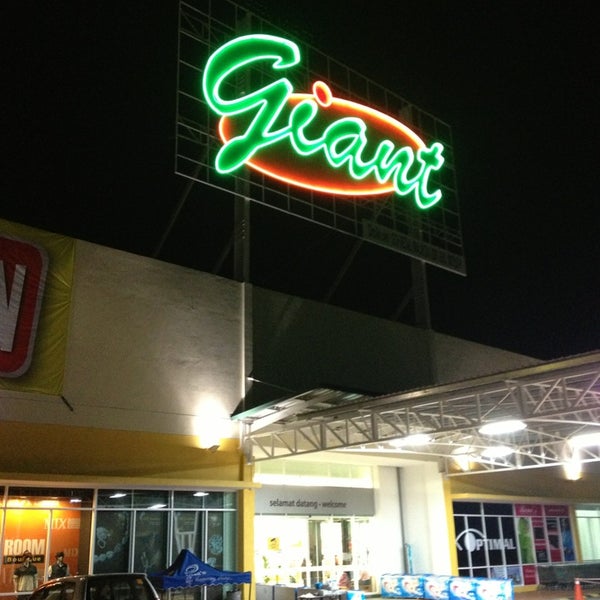 Giant Kuala Selangor - Shopping Mall