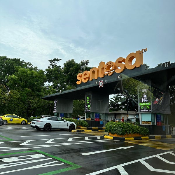 Sentosa Entrance Gantry