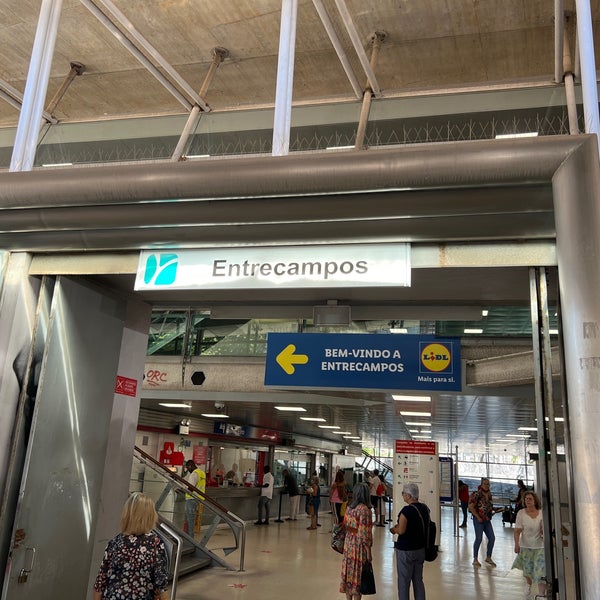 Estação Ferroviária de Entrecampos - Rail Station in Nossa Senhora de ...