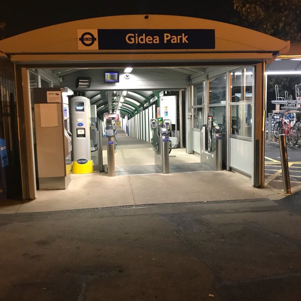 Gidea Park Railway Station (GDP) - Rail Station in Gidea Park