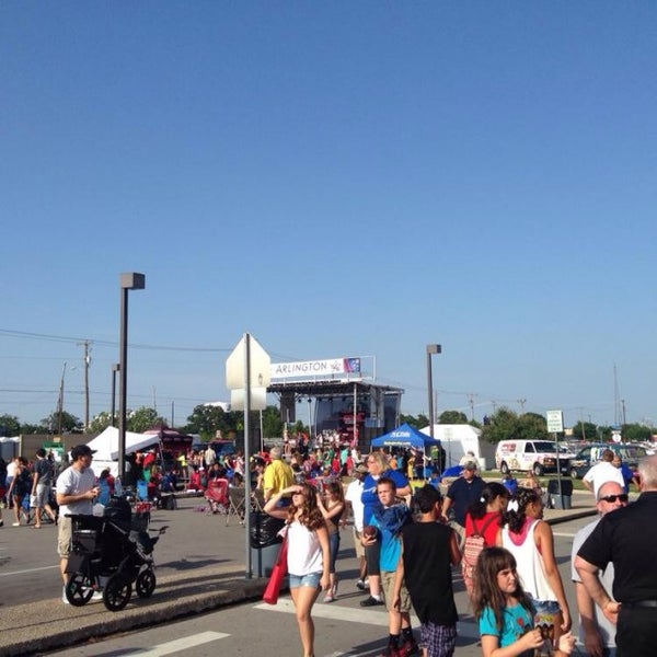 Arlington Public Library - 3 tips from 239 visitors