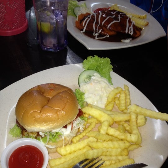 Angah D&C Western & Steam Burger - Steakhouse in Johor Bahru