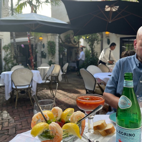 Cafe Via Flora - Café in Palm Beach