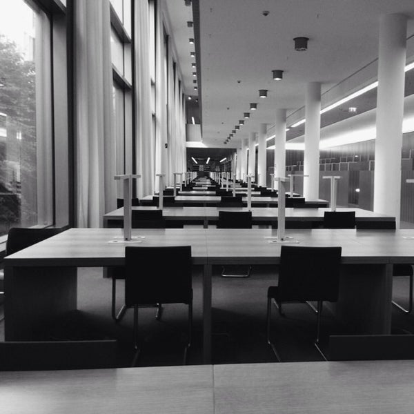 Bibliothek Recht & Wirtschaft (BRuW) - College Library in Frankfurt am Main