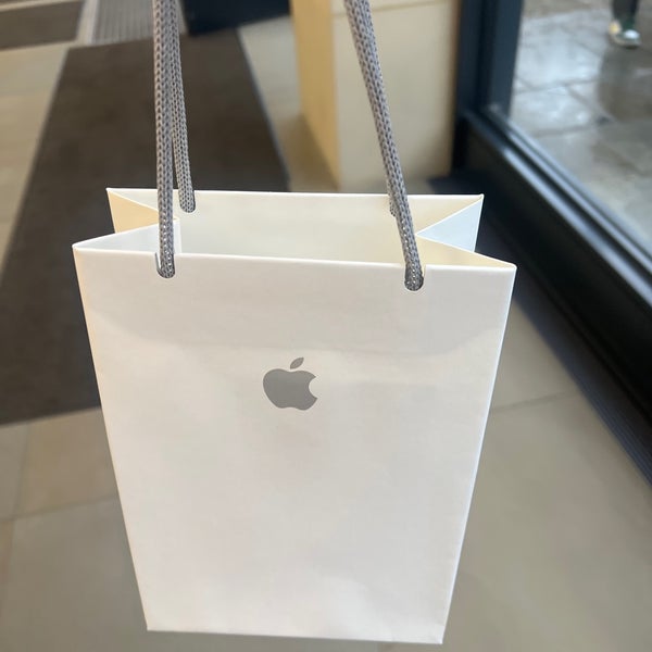 Apple Edinburgh - Electronics Store in Edinburgh