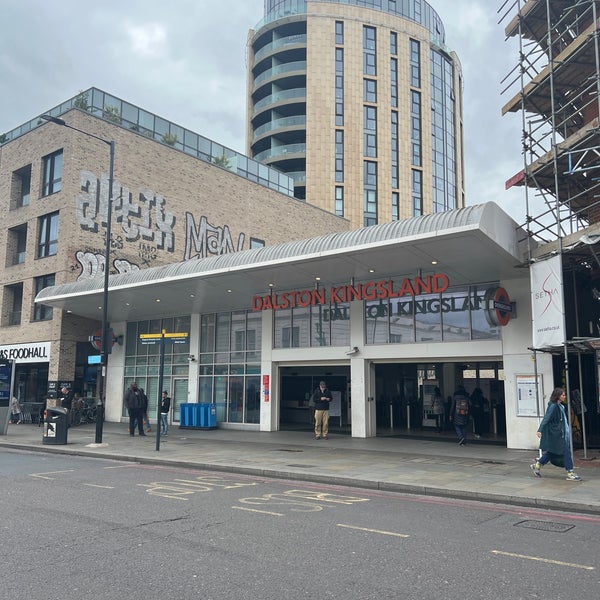 Dalston Kingsland Railway Station (DLK) - Rail Station in Dalston