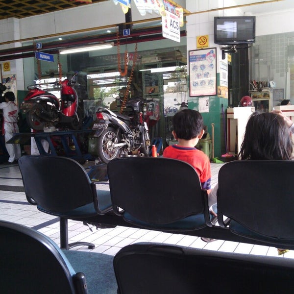 Clara Motor AHASS 8942 Jl. Panjang - Motorcycle Dealership in Kebon Jeruk