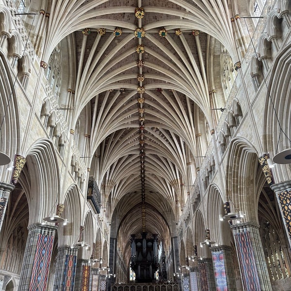 Exeter Cathedral - Church in Exeter
