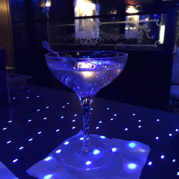 Photos at Blue Bar at The Algonquin Hotel Times Square, Autograph ...