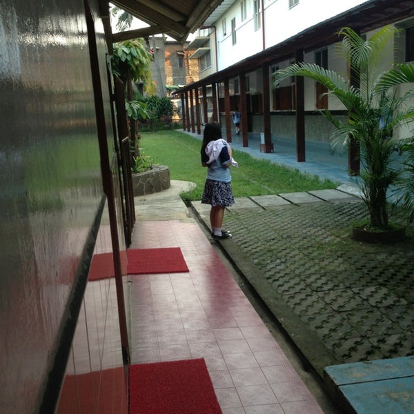 SMP Santa Maria Fatima - Jatinegara - Jl. Jatinegara Barat No. 122