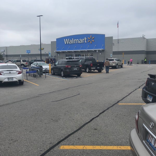 Walmart Supercenter - 379 W Pontoon Rd'da fotoğraflar