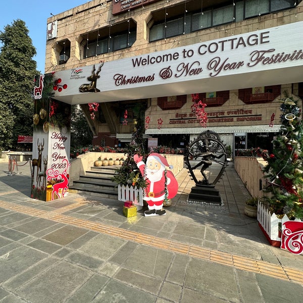 Photos at Central Cottage Industries Emporium - Miscellaneous Shop in ...
