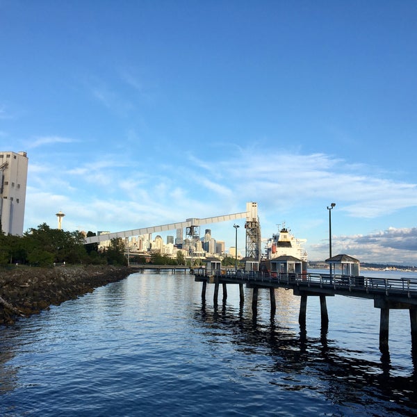 Elliott Bay Fishing Pier - Pier in Interbay