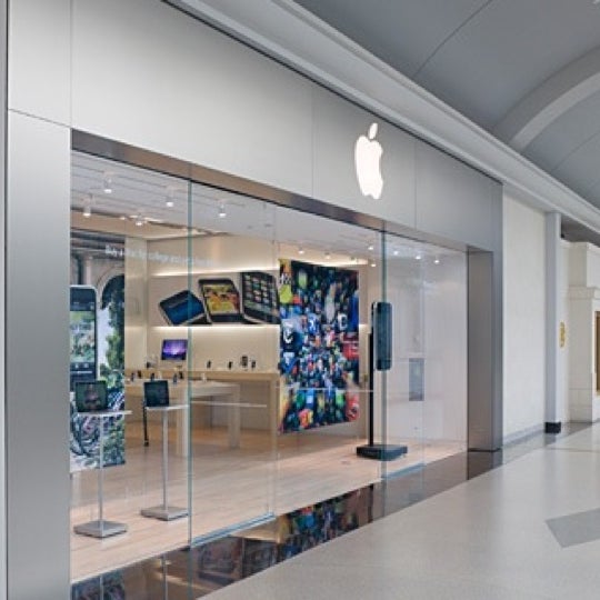 Photos at Apple Towson Town Center - Towson, MD