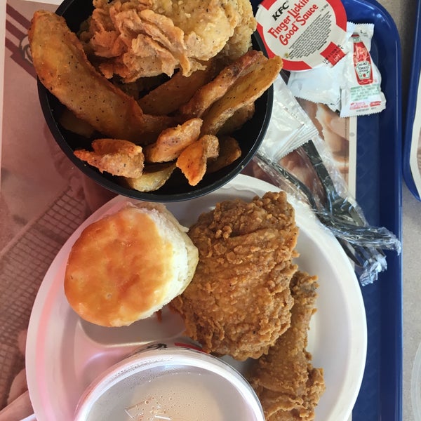 Taco Bell/KFC - Fried Chicken Joint in Long Beach