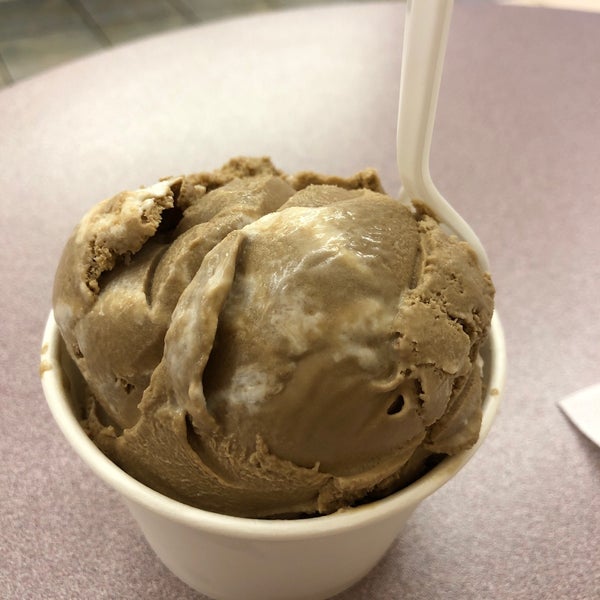 Leavitt's Ice Cream Shop - Parkdale - 8 tips