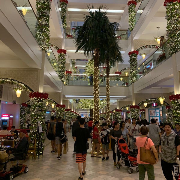 Rockwell Center - Poblacion - 31 tips from 5717 visitors