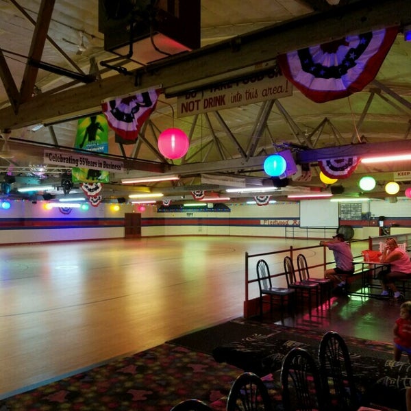 Photos at Fleetwood Skating Rink - Skating Rink in Chicago