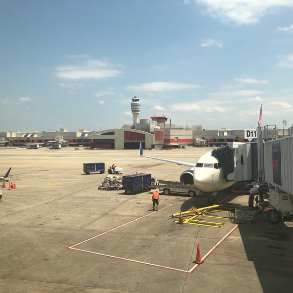 Gate D11 - Airport Gate