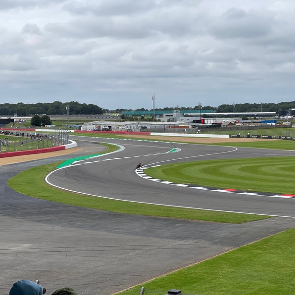 Becketts Grandstand - Race Track in Towcester