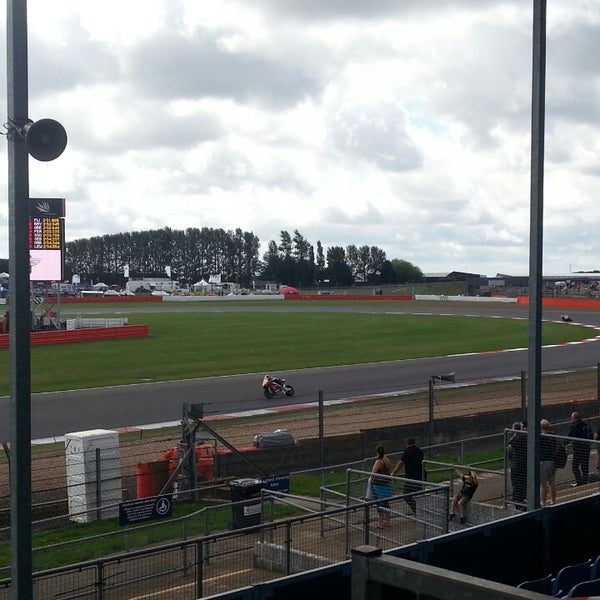 Photos at Luffield Grandstand - 8 tips