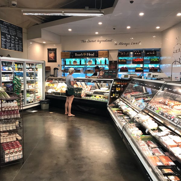 Lunada Bay Market (Now Closed) - Grocery Store