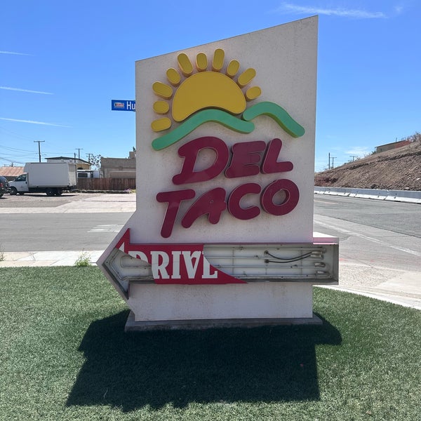 Del Taco - Fast Food Restaurant