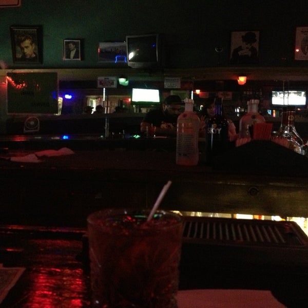 Prime Time Pub - Dive Bar