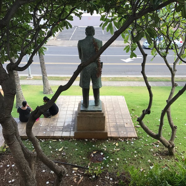 The Filipino Community (FilCom) Center - Arts and Entertainment