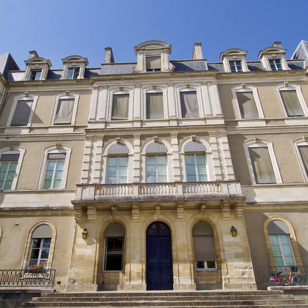 Musée de Tessé - Art Museum in Tessé