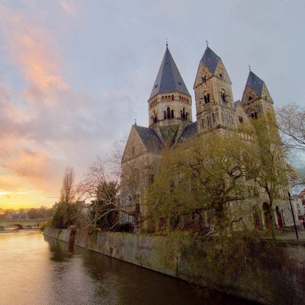 Temple Neuf - Place de la Comédie