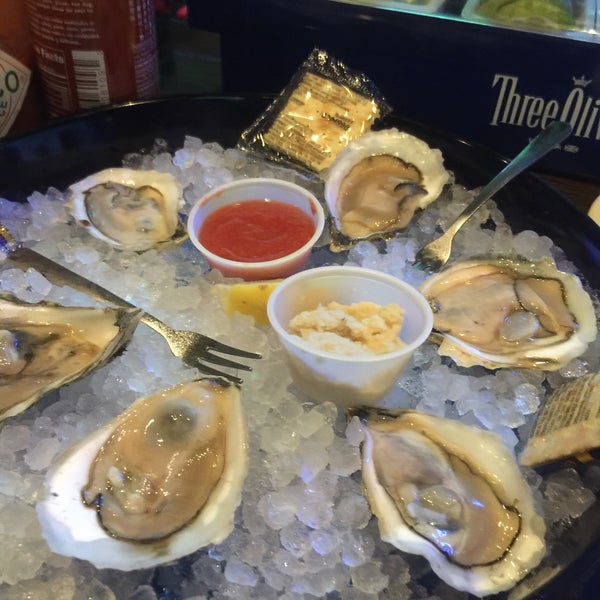 Tucker's Shuckers - Seafood Restaurant