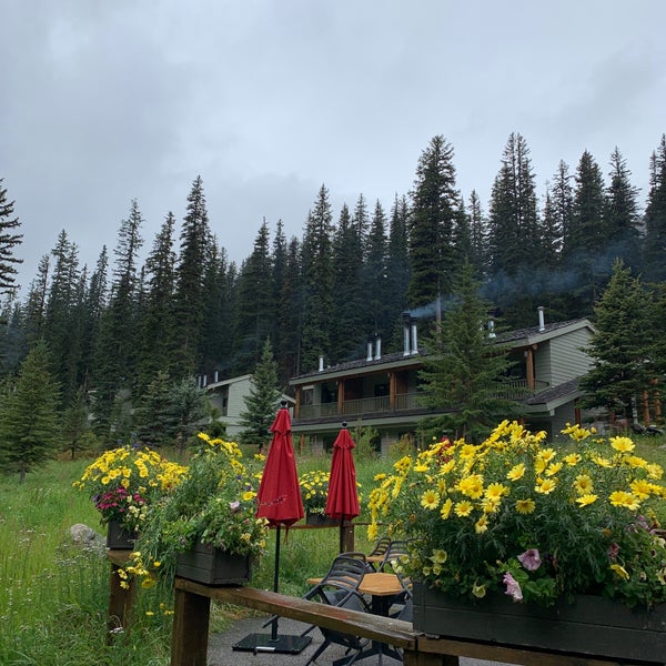 Moraine Lake Lodge - Hotel