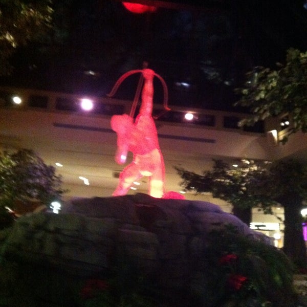 Rainmaker statue at Foxwoods show - Casino