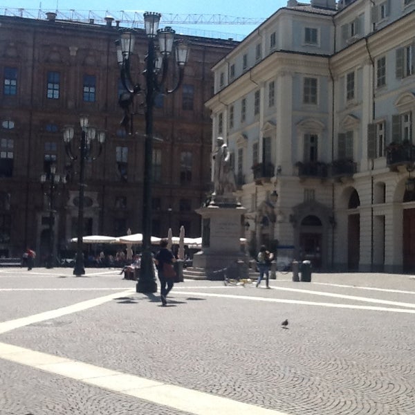 Piazza Carignano - Centro - 15 tips