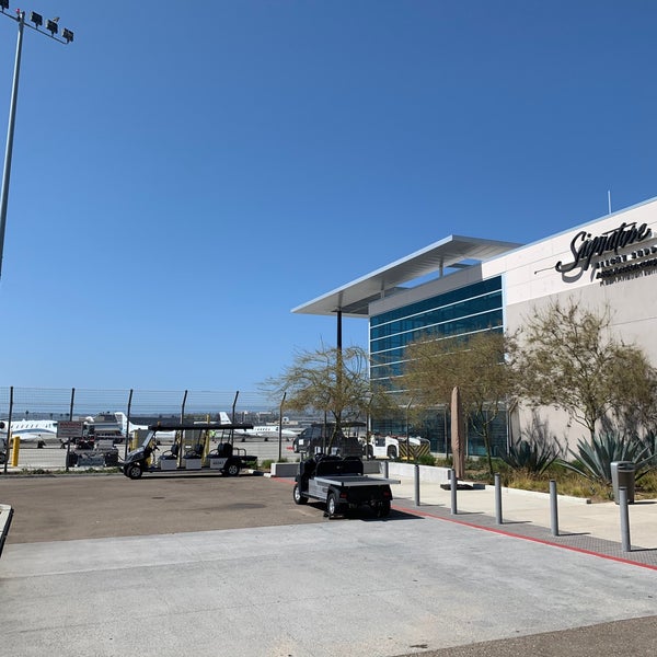 Signature Flight Support - Airport Service in San Diego