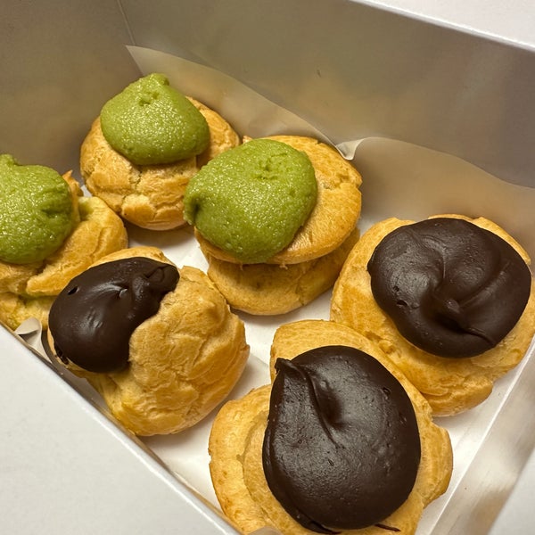 Liliha Bakery - Kalihi - Palama - 580 N Nimitz Hwy