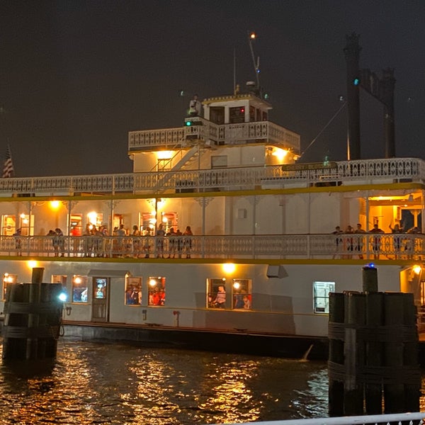 Cherry Blossom (Paddlewheel Boat) - Boat or Ferry in Old Town