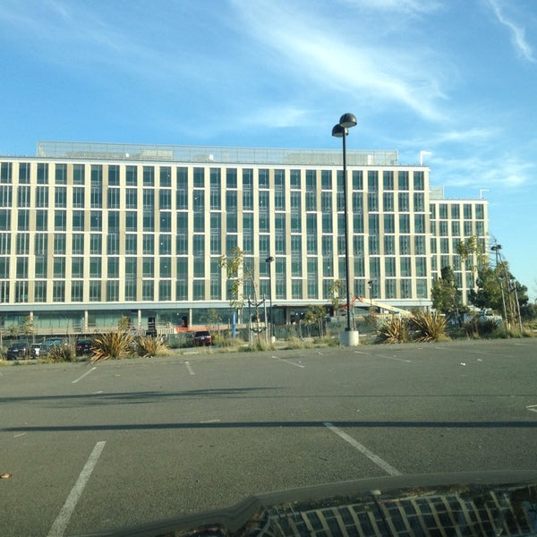Genentech Building 35 - Building in East of 101