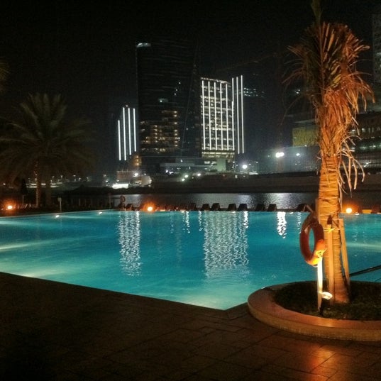 Beach & Pool @ Beach Rotana - 9 tips