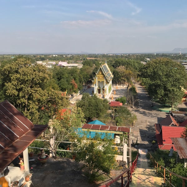 วัดเขาศิริบรรพต - Buddhist Temple in Chai Badan