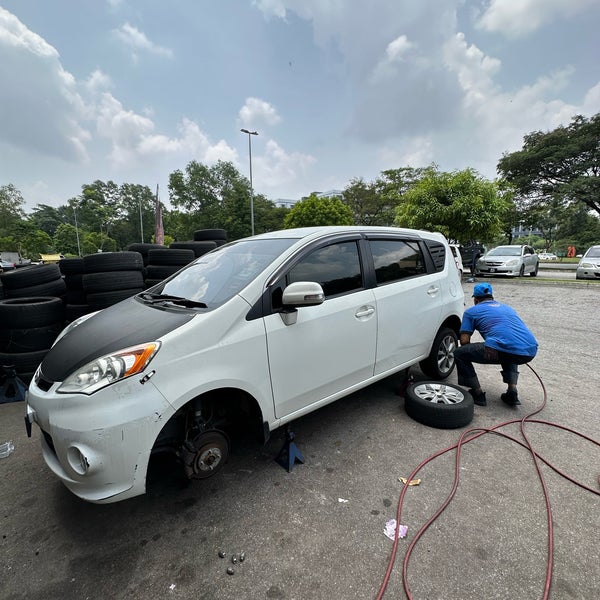 Perkhidmatan Tayar TMK Rawang Tyre & Auto Service (Shah Alam) SDN BHD